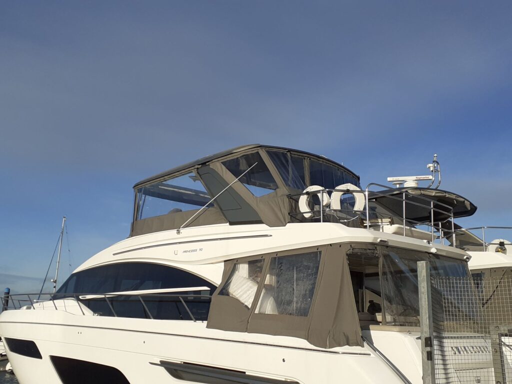 Flybridge Enclosure – Hard Top – Flexicovers
